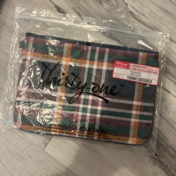 thirty-one | Bags | Thirty One Rubie Mini New Charmingcheck Pebble ...